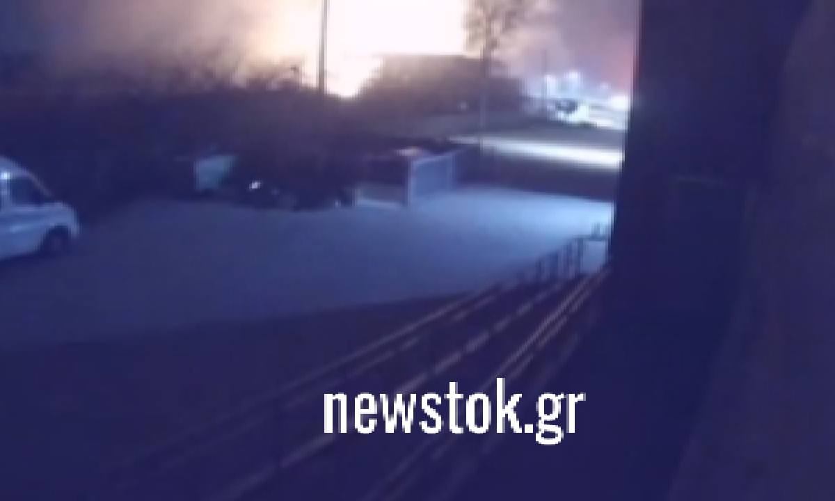 Σοκ στα Τρίκαλα: Η στιγμή που το εργοστάσιο της Βιολάντα τινάζεται στον ...